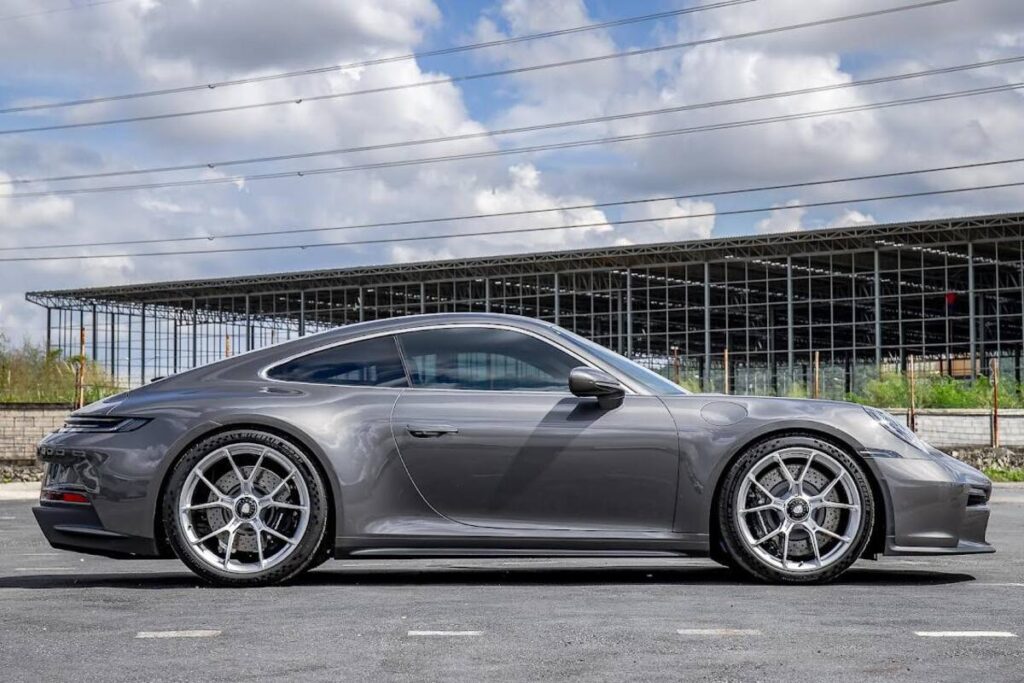 Porsche 992 GT3 Touring - TARGET Car Center